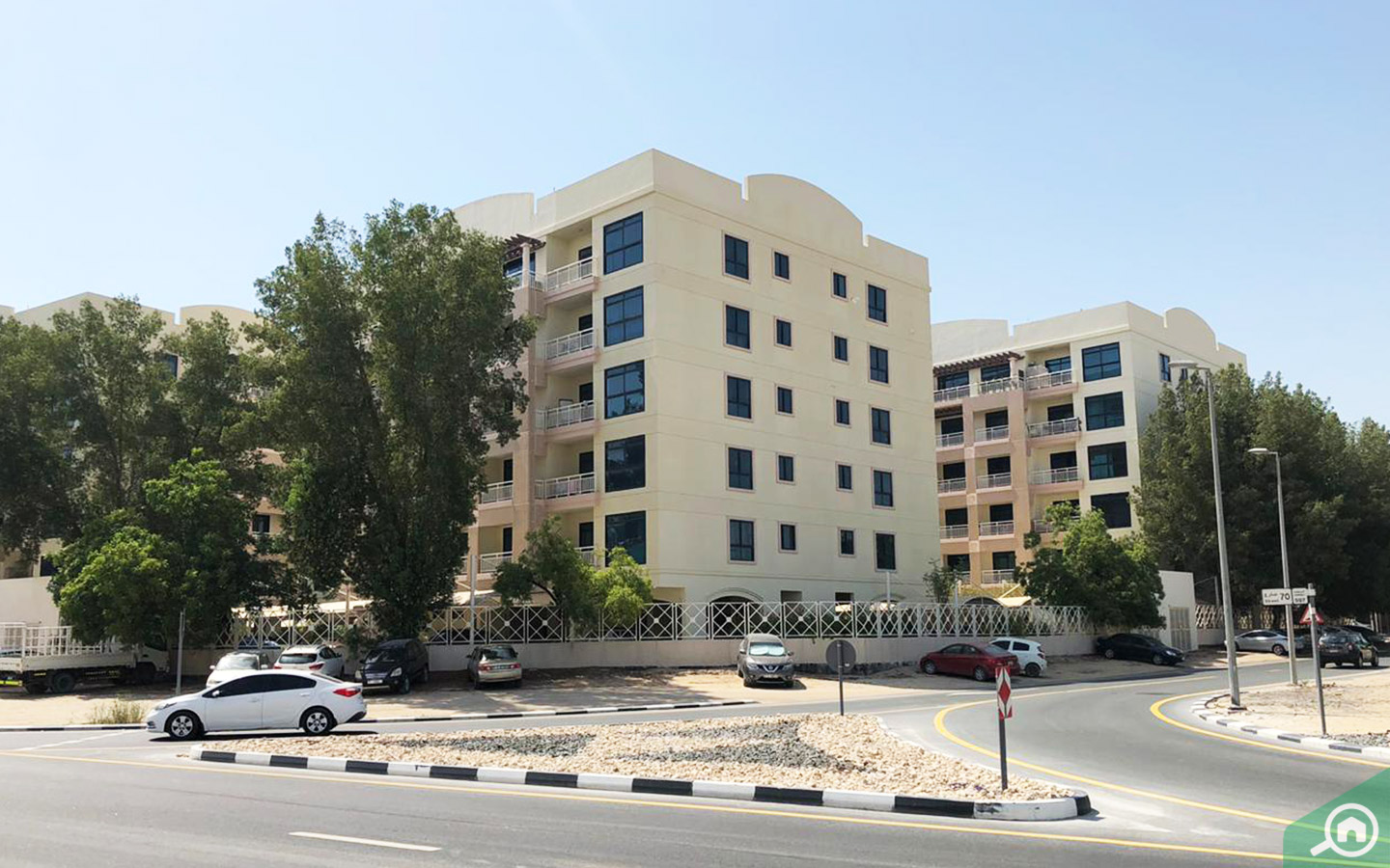 Dunes Village, DIP Building Guide | Bayut