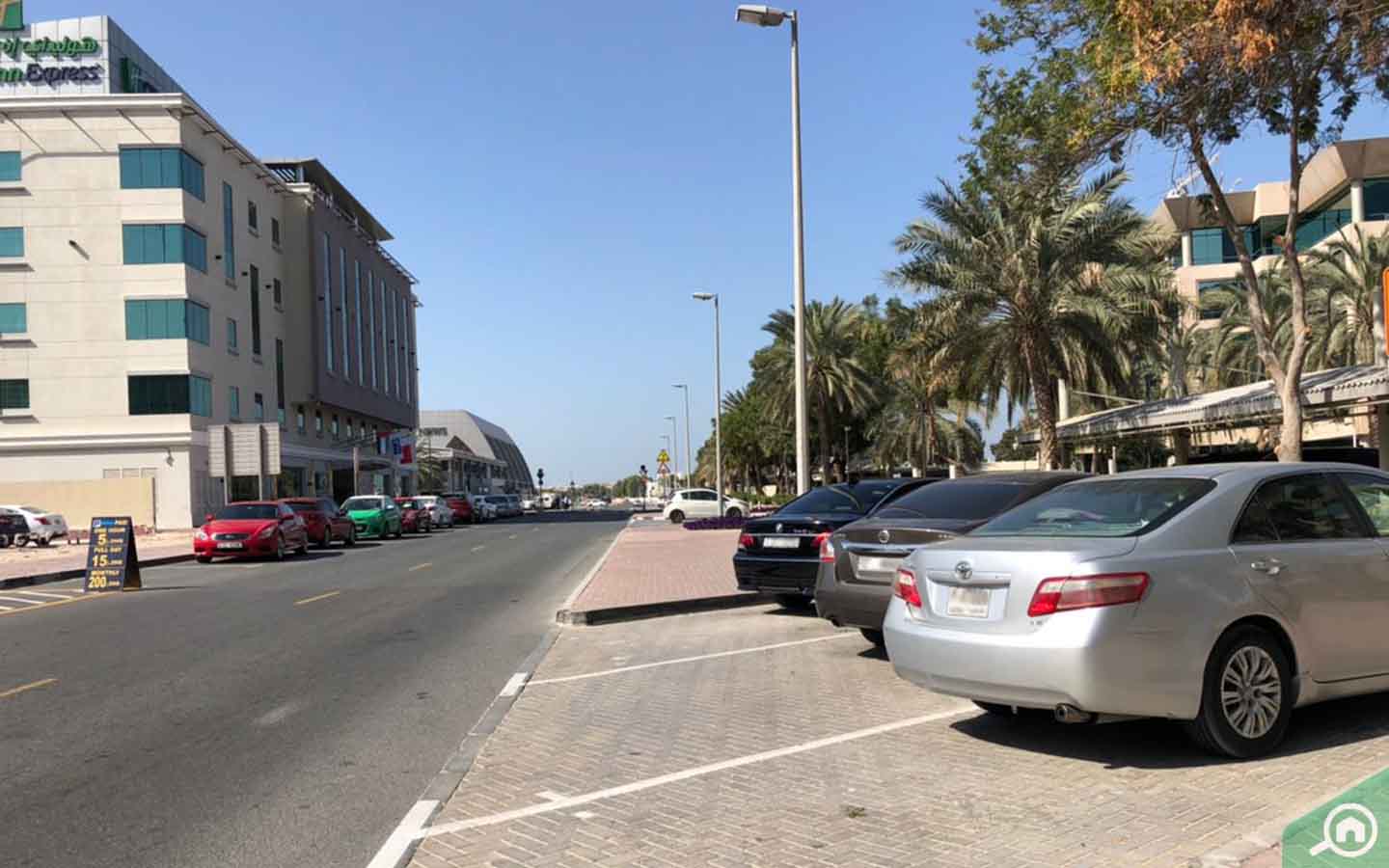 Emarat Atrium Building Guide | Bayut