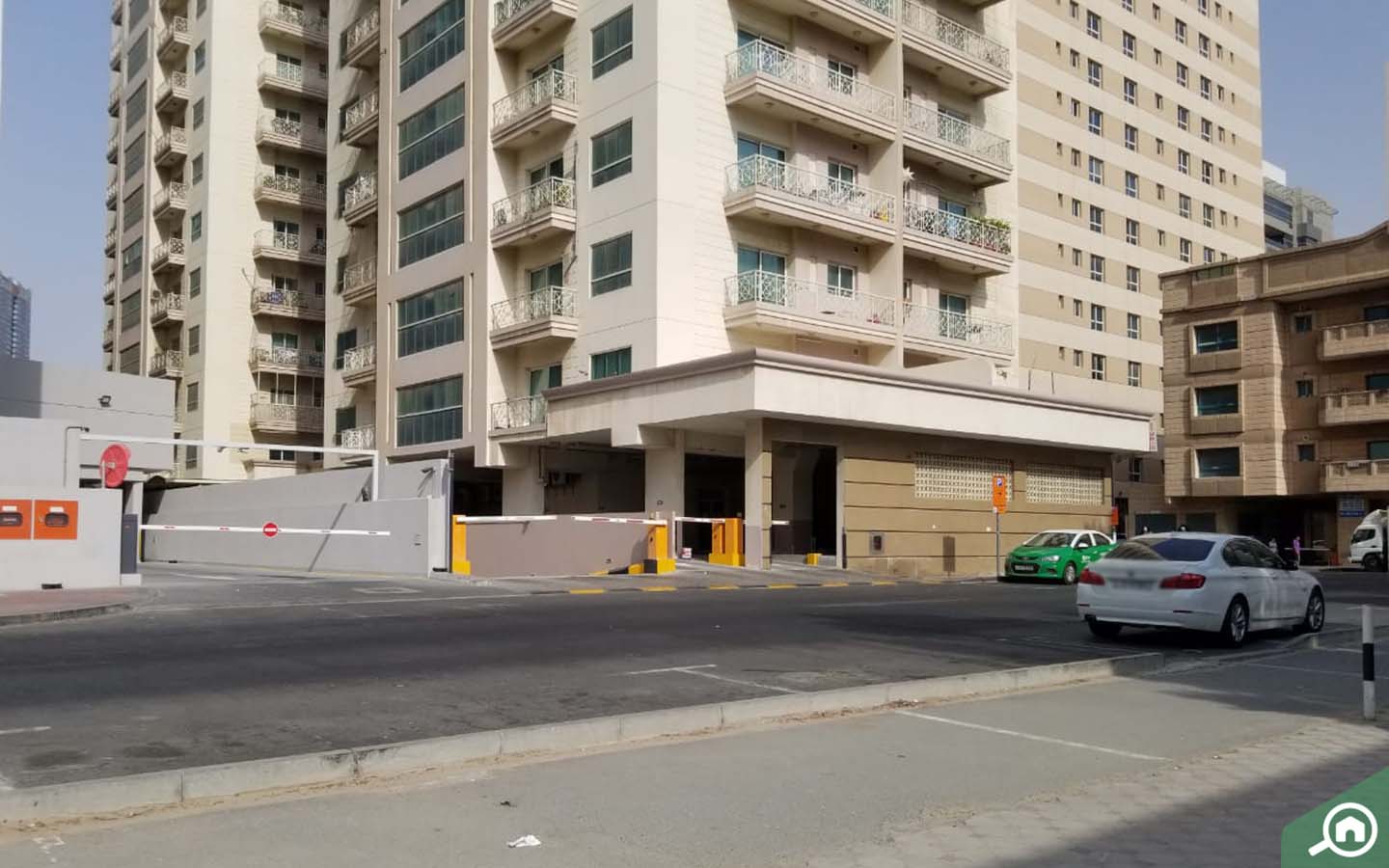 Al Hawai Twin Towers Guide | Bayut